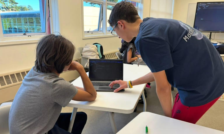 This high school student is teaching kids across the globe how to code