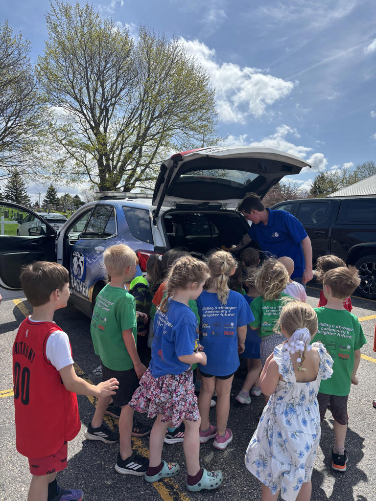 Storm Team 5’s Nathan Himpsl gives weather presentation to local students