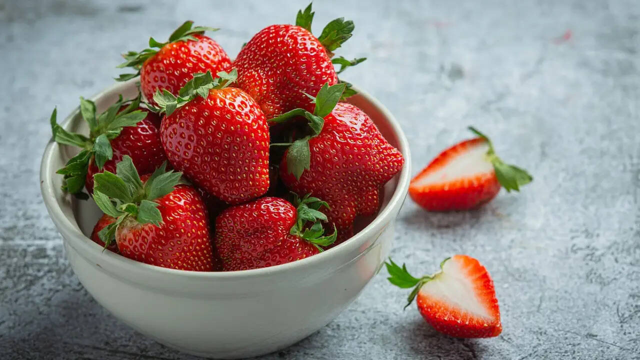 5 red fruits to help control blood pressure