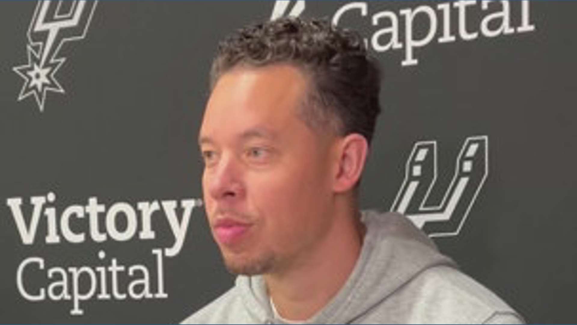 Spurs head coach Mitch Johnson updates Wemby’s concussion status