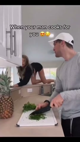 When your man cooks and you try the viral counter pose