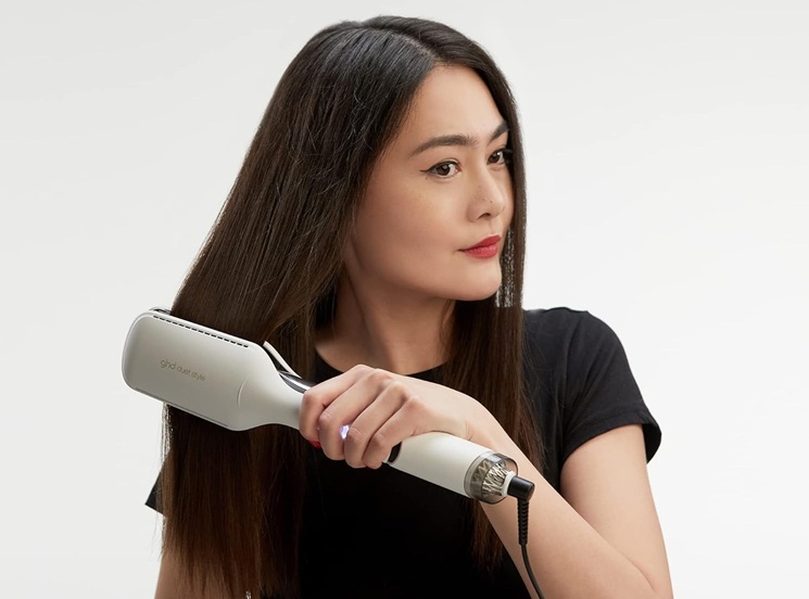 Shoppers rush to buy GHD’s 2-in-1 viral hair tool which dries and ...