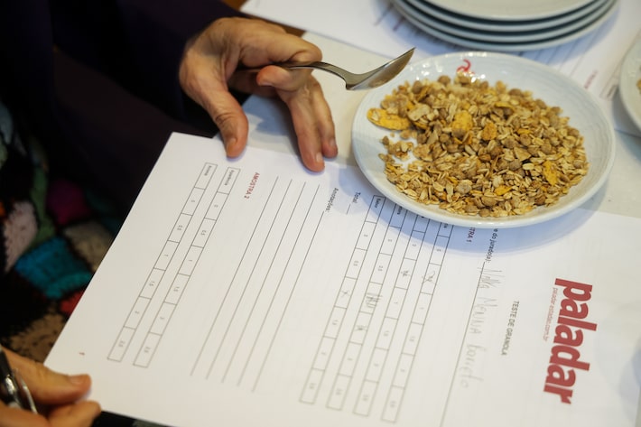 Após testes, especialistas elegem a melhor marca de granola do mercado
