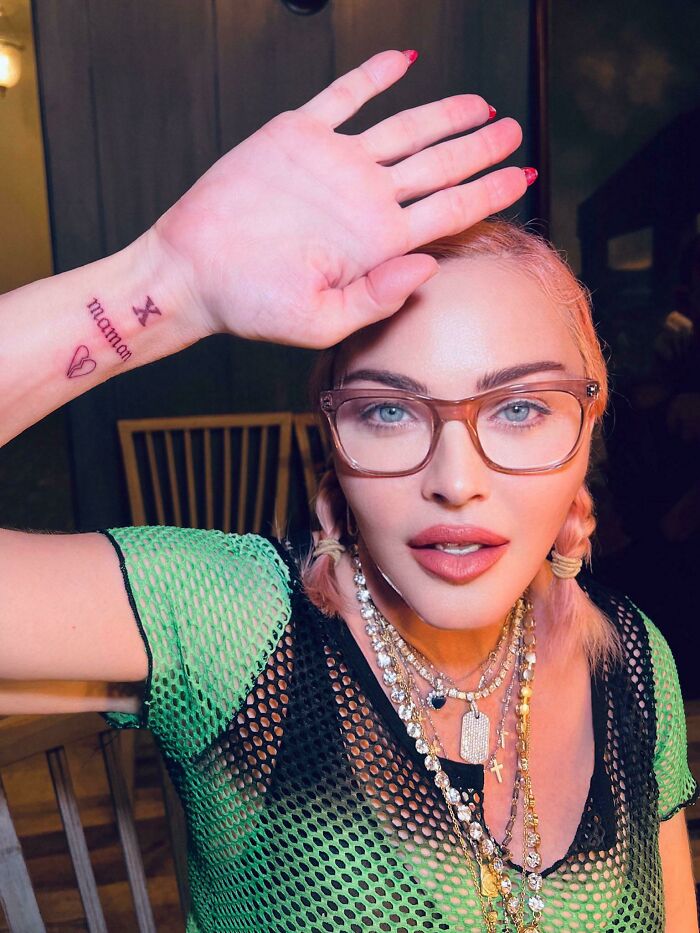 9 embarrassing Photoshop fails from celebrities that are hard to ignore