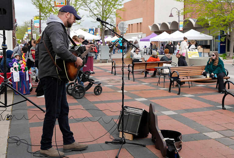 Ames Main Street Farmers Market returns Saturday. What to know