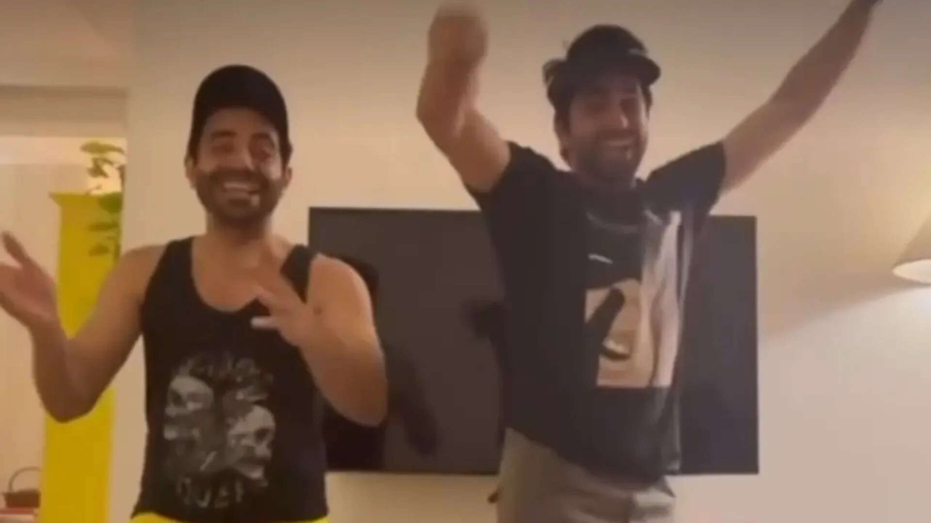 Ayushmann Khurrana and Aparshakti Khurrana dance to ‘Roop Di Rani’ in ...