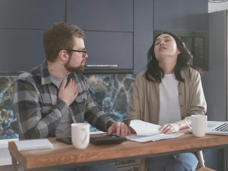If your wife has these 12 habits, she probably isn’t a very good person