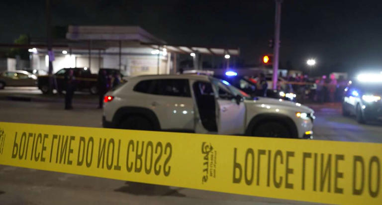 Man shot with rifle in vehicle at a Houston stoplight dies; HPD asks ...