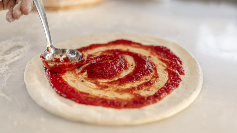 16 unique ingredients to use in pizza sauce