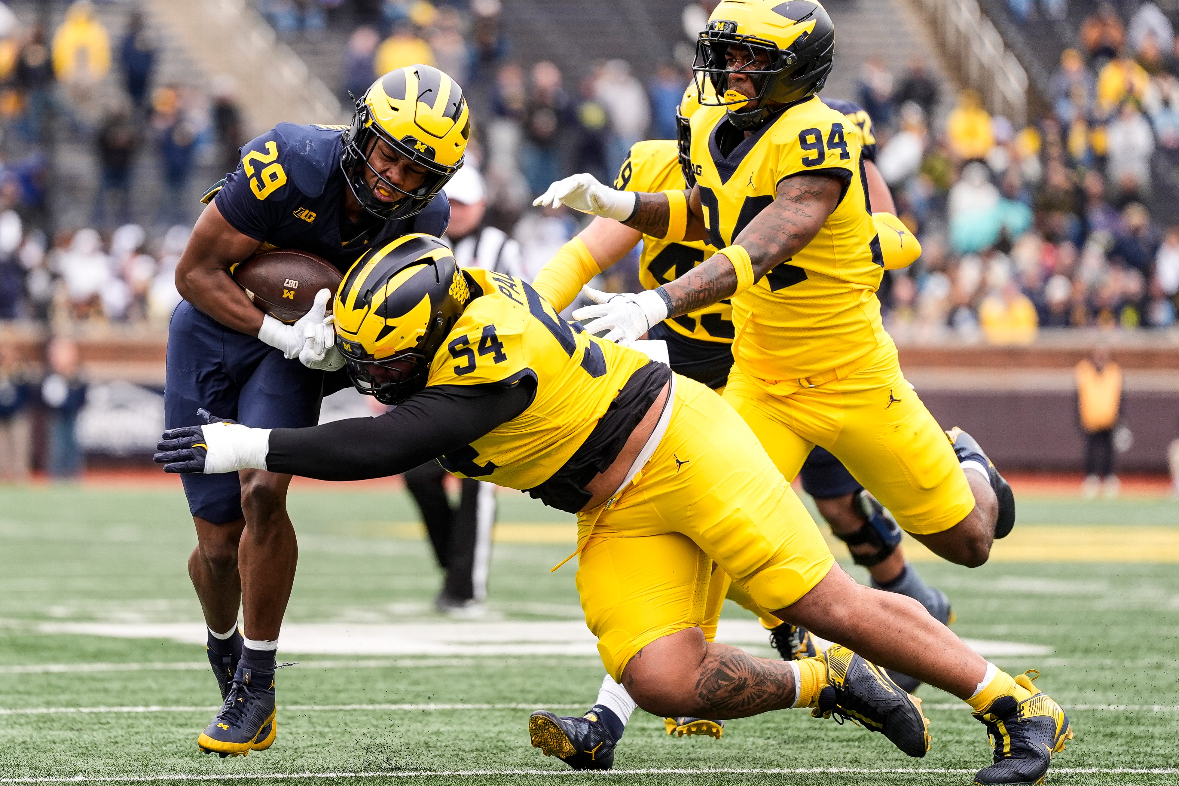 Michigan football’s DL showcased depth, explosiveness in spring game