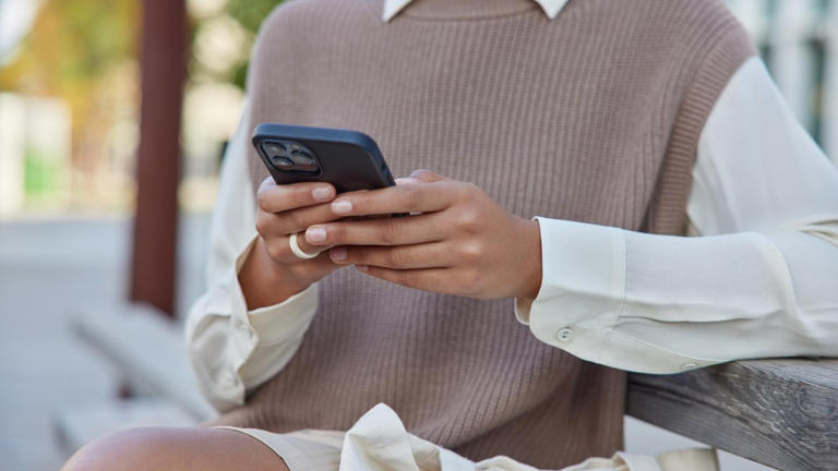 iPhone phishing emails spoof Apple servers using real account alerts
