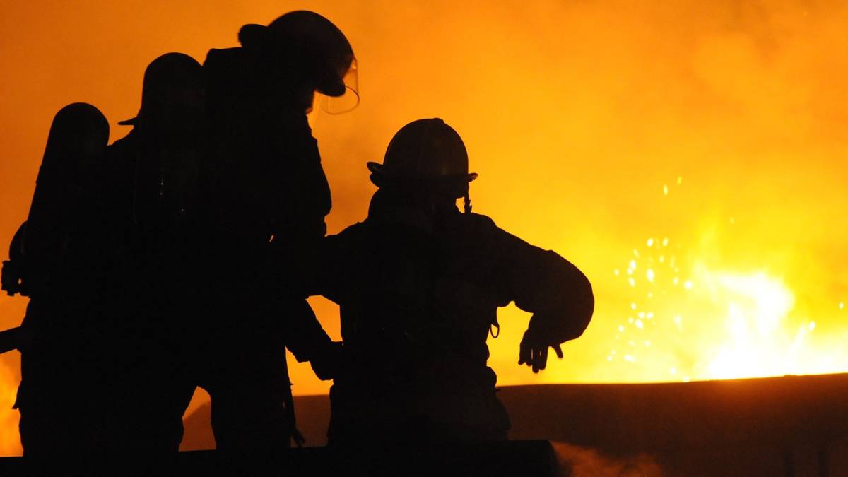 Dispositivo de combate a incêndios entra na fase Charlie com reforço de ...