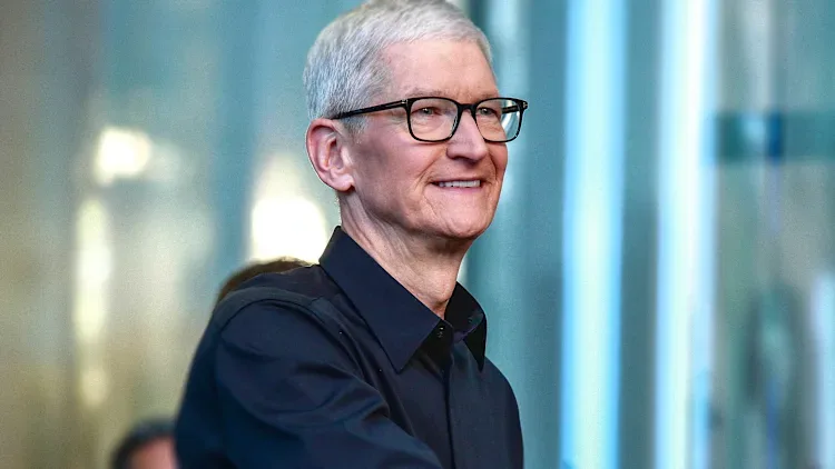 Tim Cook reveals the first thing he did as CEO every day. It’s a ...