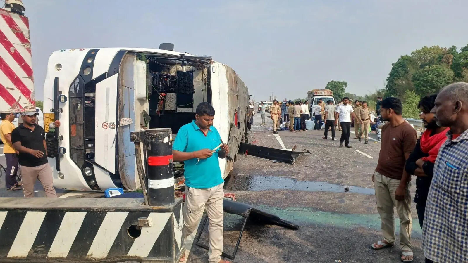 60 injured as speeding luxury bus overturns on Purvanchal e-way