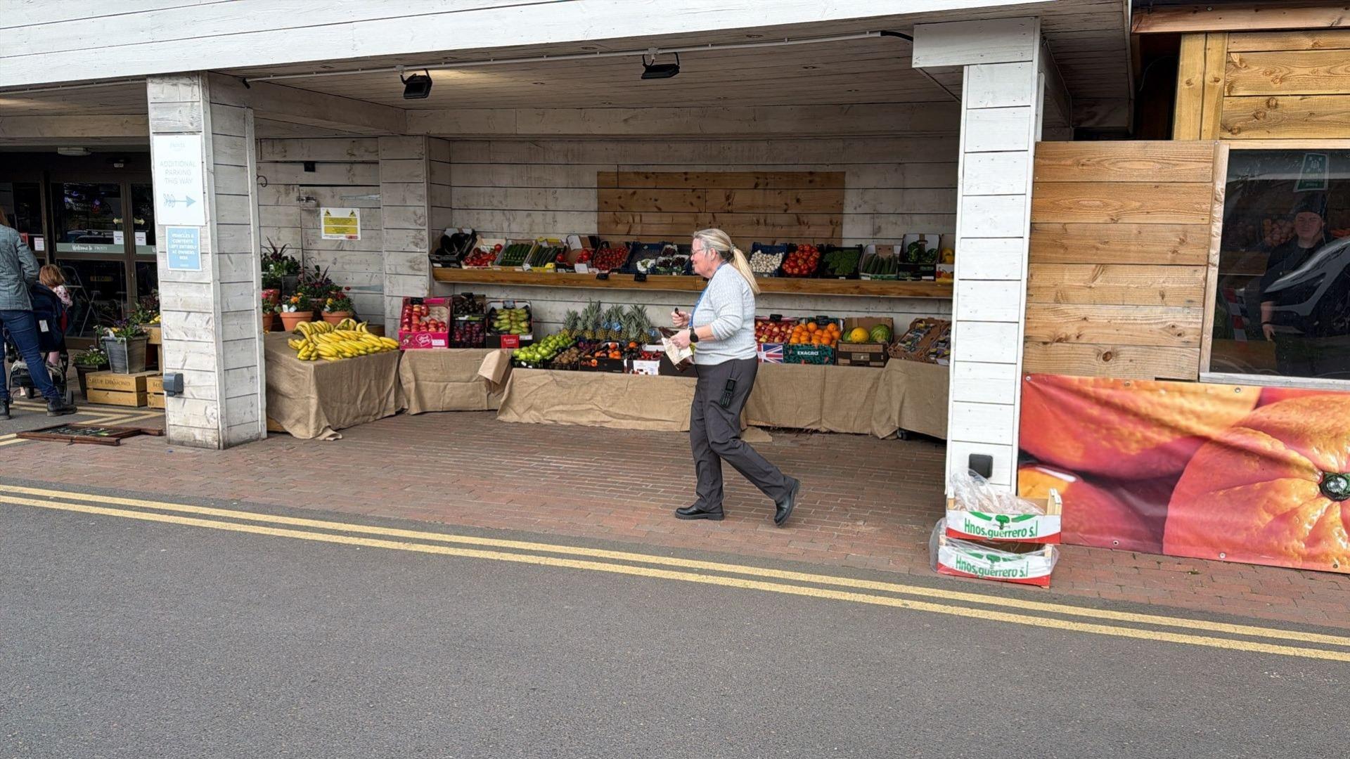 Fruit & veg man Bedford teams up with Frosts Willington with £175 of ...