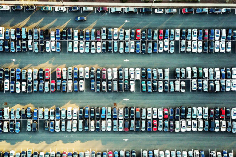 Avis stock tumbles after earnings. The short squeeze story has another ...