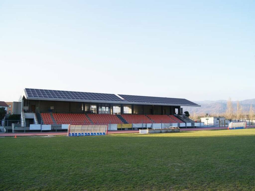 Calcio e scommesse, un anno e sei mesi di squalifica e maxi multa al ...