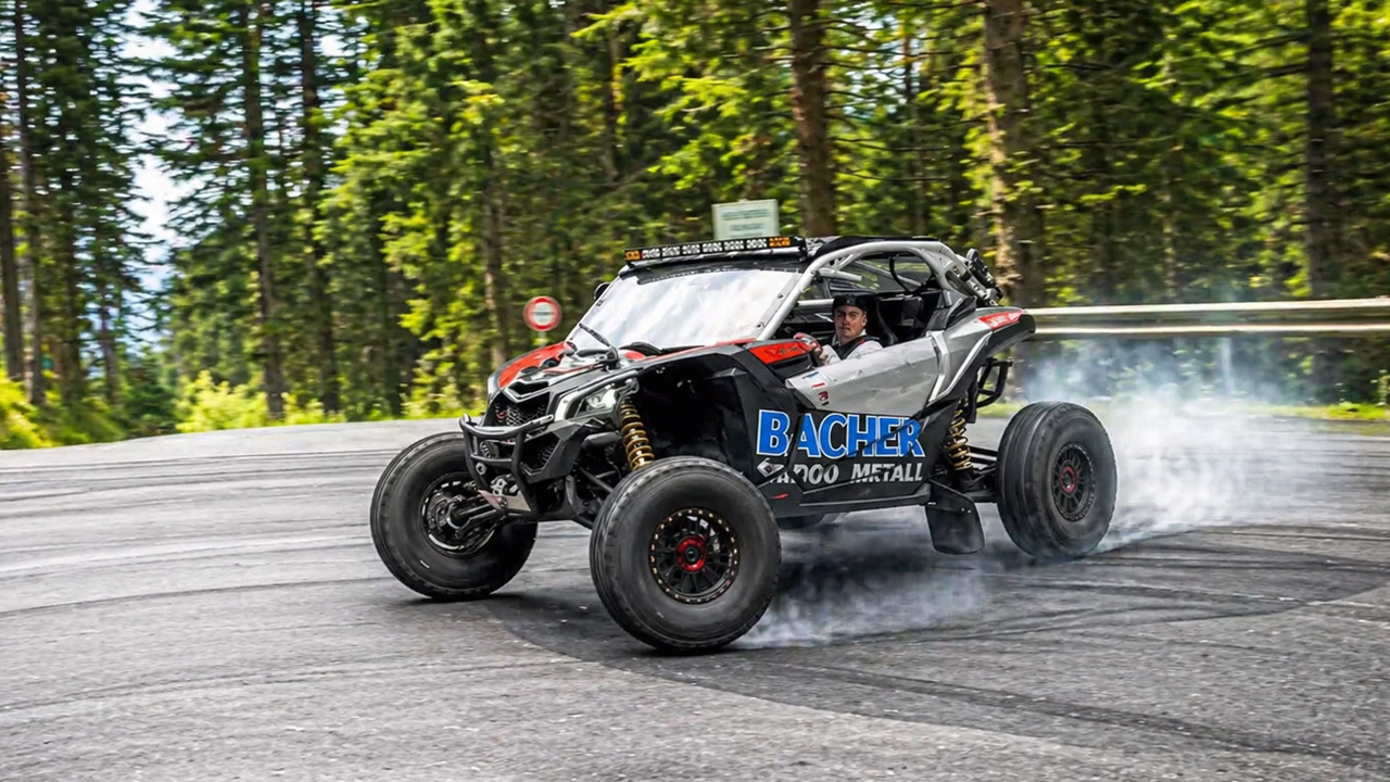 Teaching a friend to drift in my offroad buggy