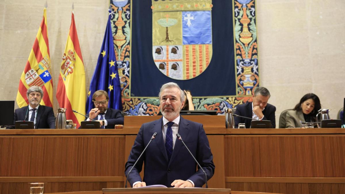 Jorge Azcón, reelegido presidente de Aragón con el apoyo de Vox