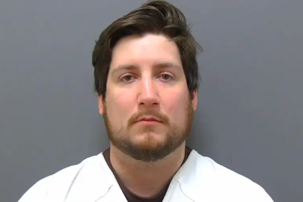 Driver stabbed in chest after argument over traffic signal: cops