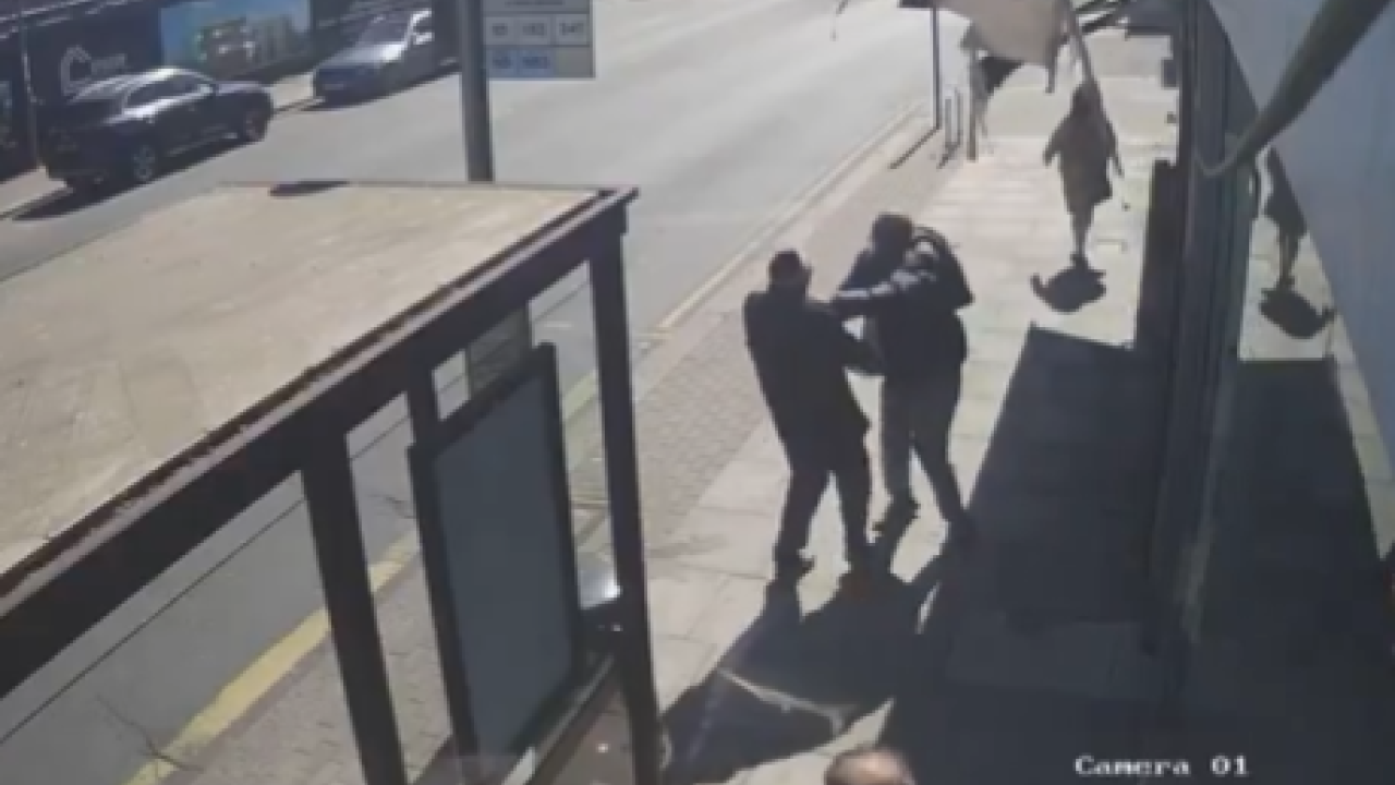 Επίθεση με μαχαίρι στο Λονδίνο: Απαγγέλθηκαν κατηγορίες για απόπειρα ...