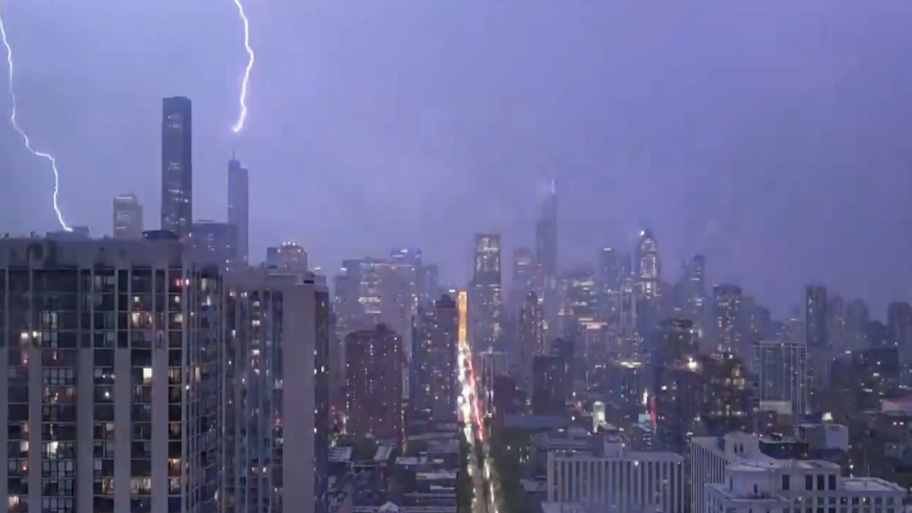 Lightning storm lights up Chicago's sky