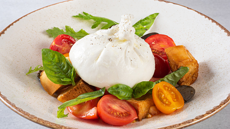 9 different types of mozzarella cheese and how to best use them
