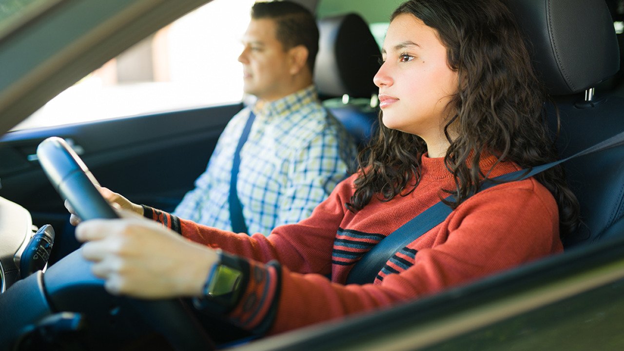 The age premium curve: When car insurance is the most expensive and ...