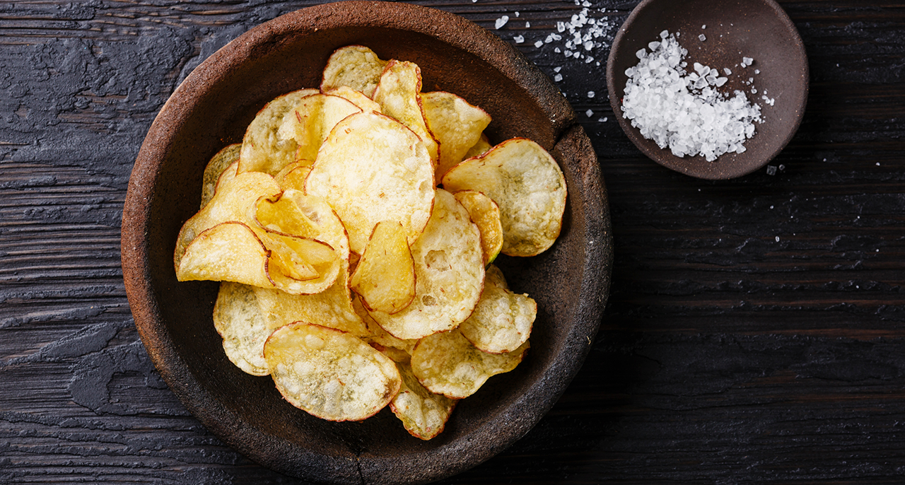 Des chips maison en 5 minutes ? L'astuce au micro-ondes pour un ...