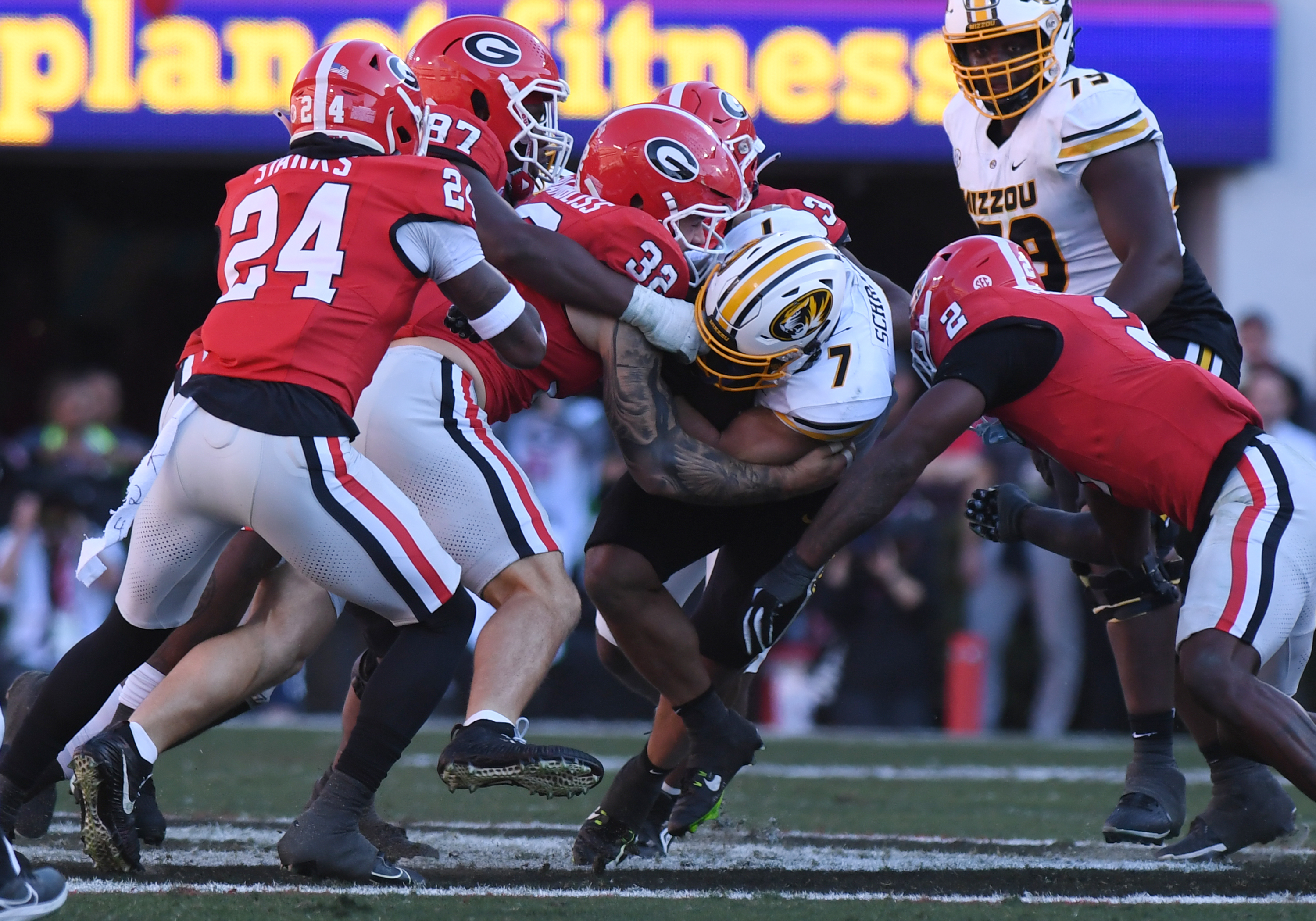 Spring vibes check: Finish with a flourish