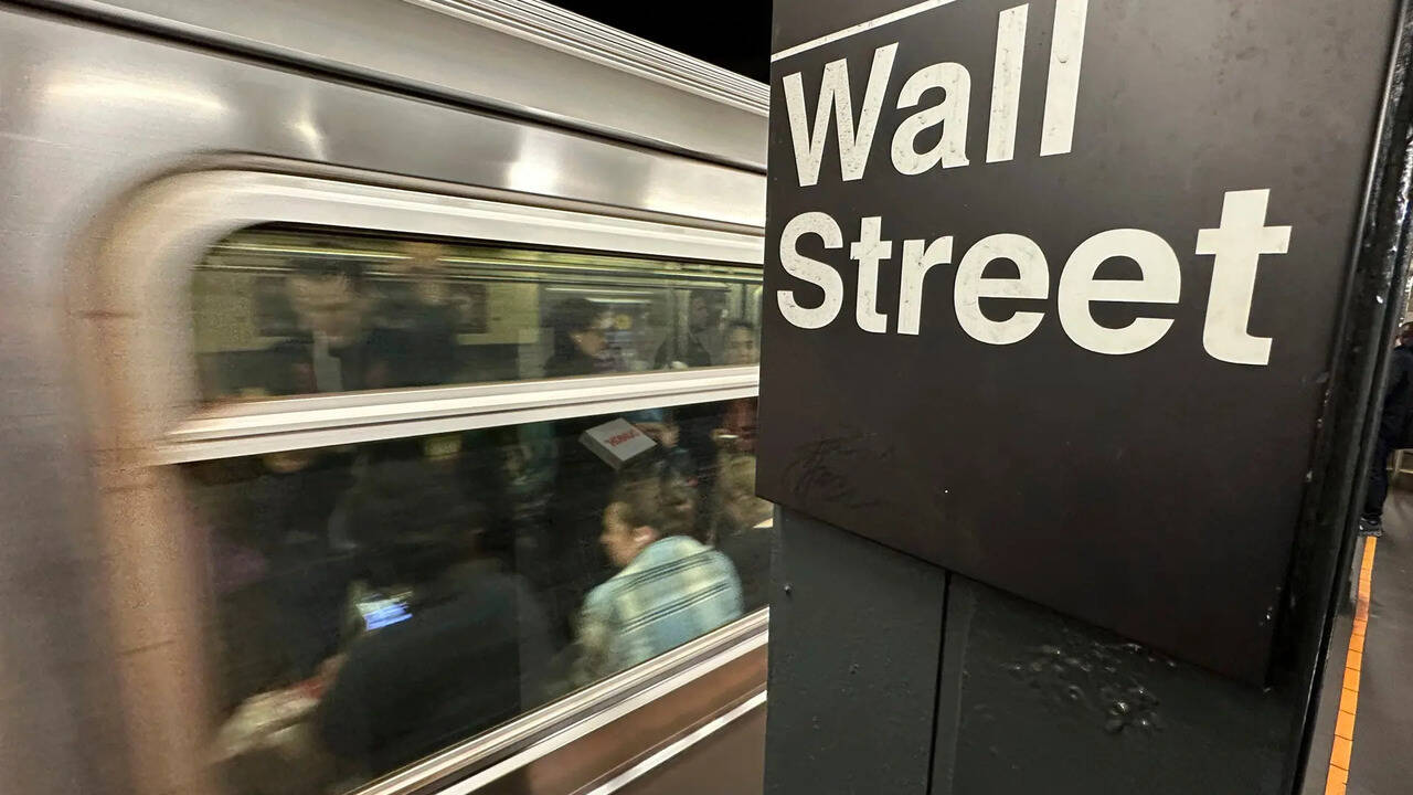 US stocks experience mixed trading amid rising oil prices and Fed ...