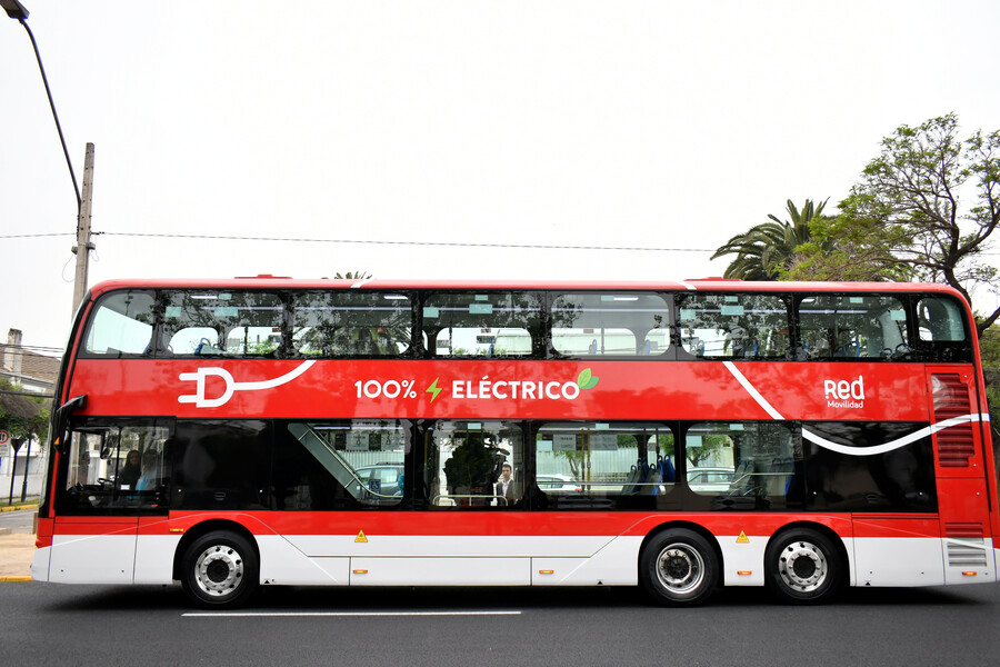 Fin a buses de dos pisos en Santiago: Gobierno anuncia cambios en el ...