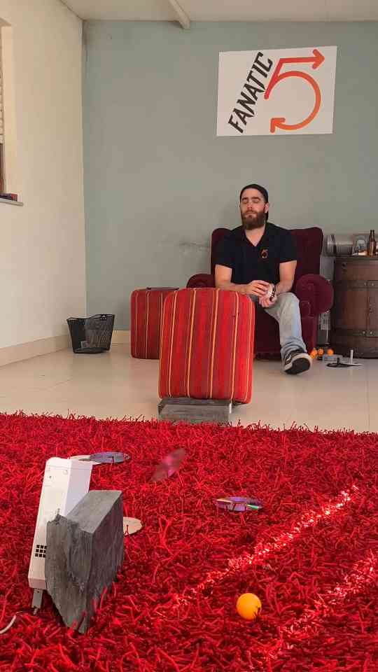 Insane single bounce Wii CD trickshot