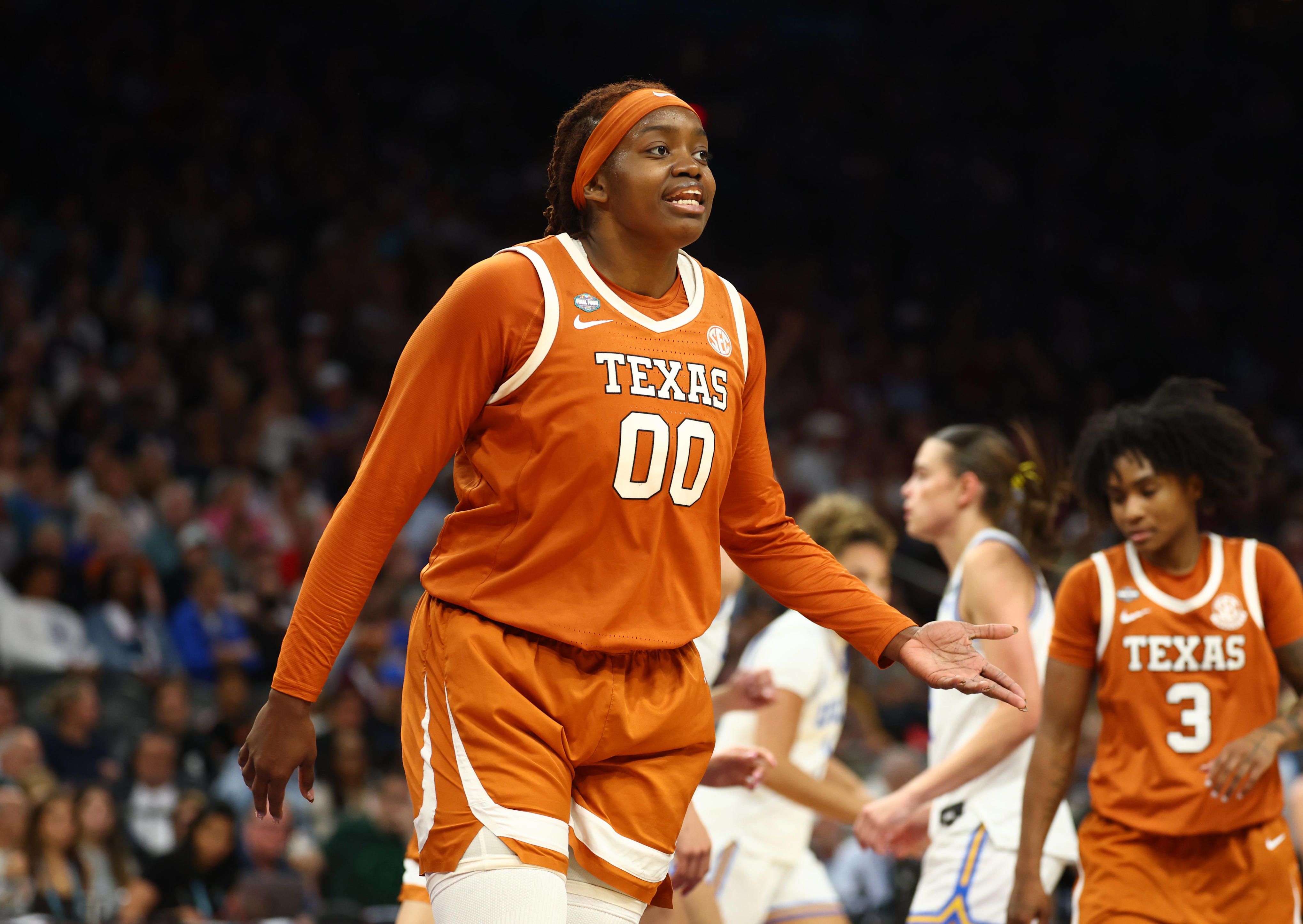 Connecticut Sun claims former Longhorn star Kyla Oldacre off waivers