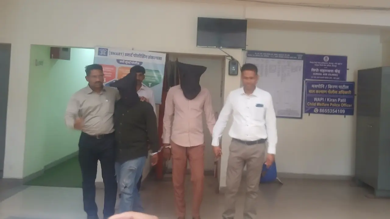 Fake 'totka babas' dupe Navi Mumbai woman of Rs 1.9 lakh, two arrested