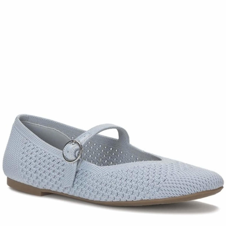 Step into style this spring with an exclusive 20% off deal on DSW shoes ...