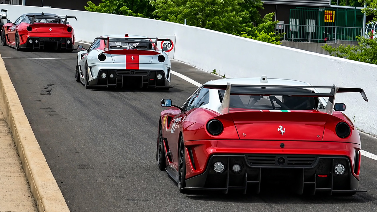 Powerful race car lineup making incredible noise