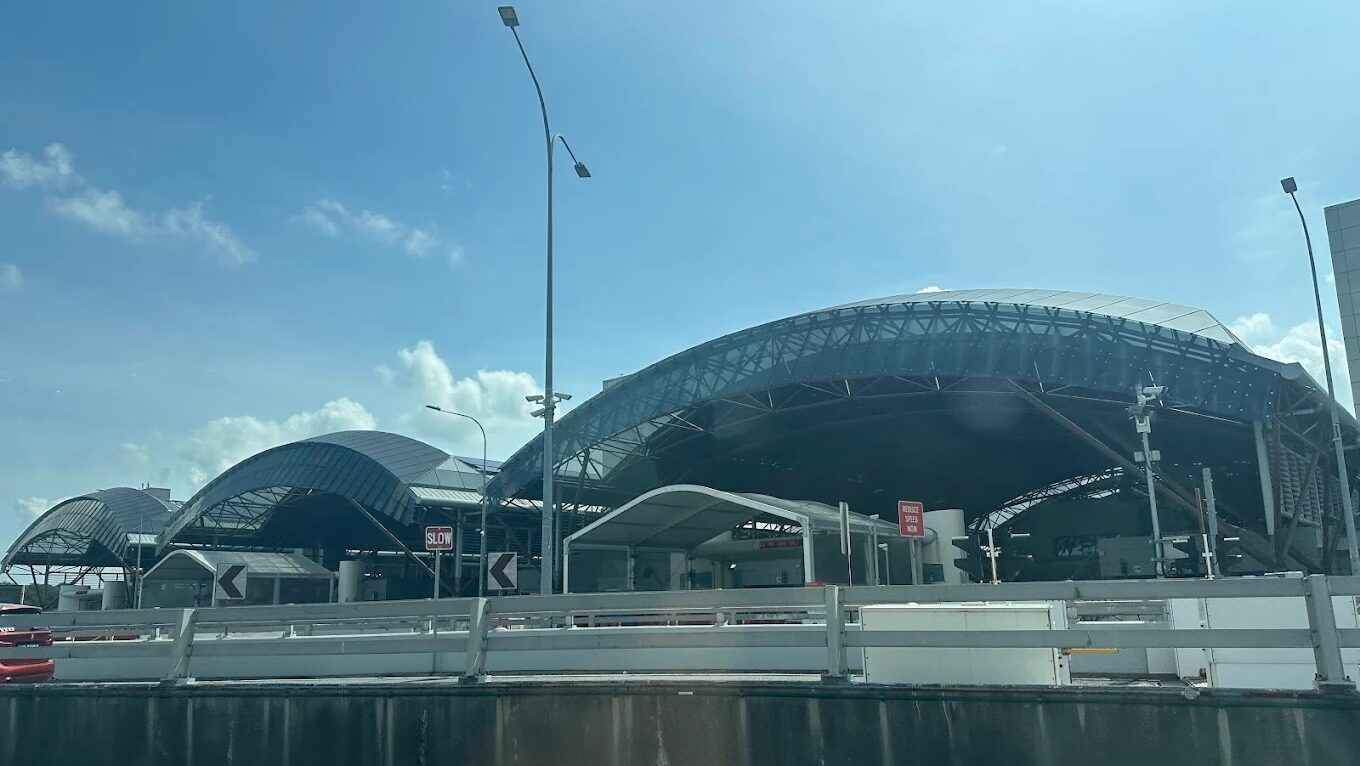 S$400K seized from Malaysian man at Tuas forfeited to Singapore