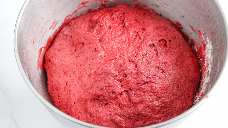 Red velvet cinnamon rolls recipe