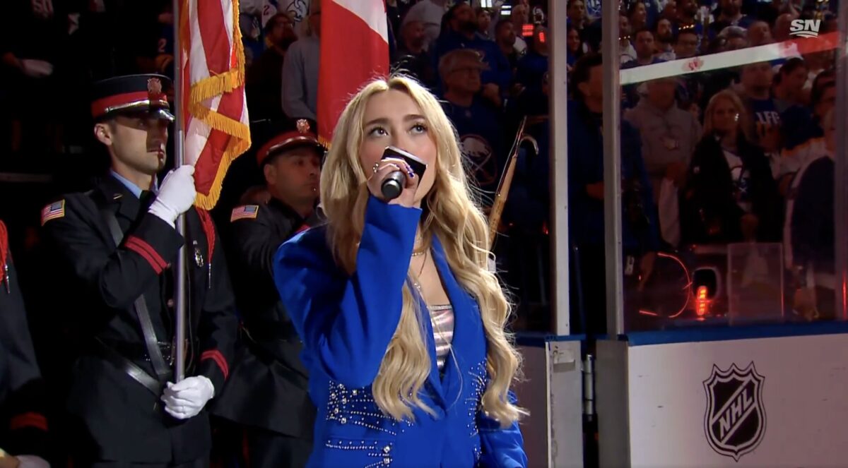 Watch: Buffalo Sabres anthem singer gets an assist from the crowd after ...