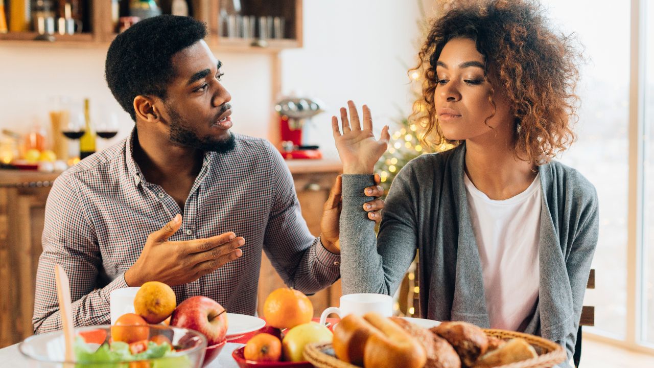Woman orders a $1 drink at dinner, then her boyfriend tells the ...