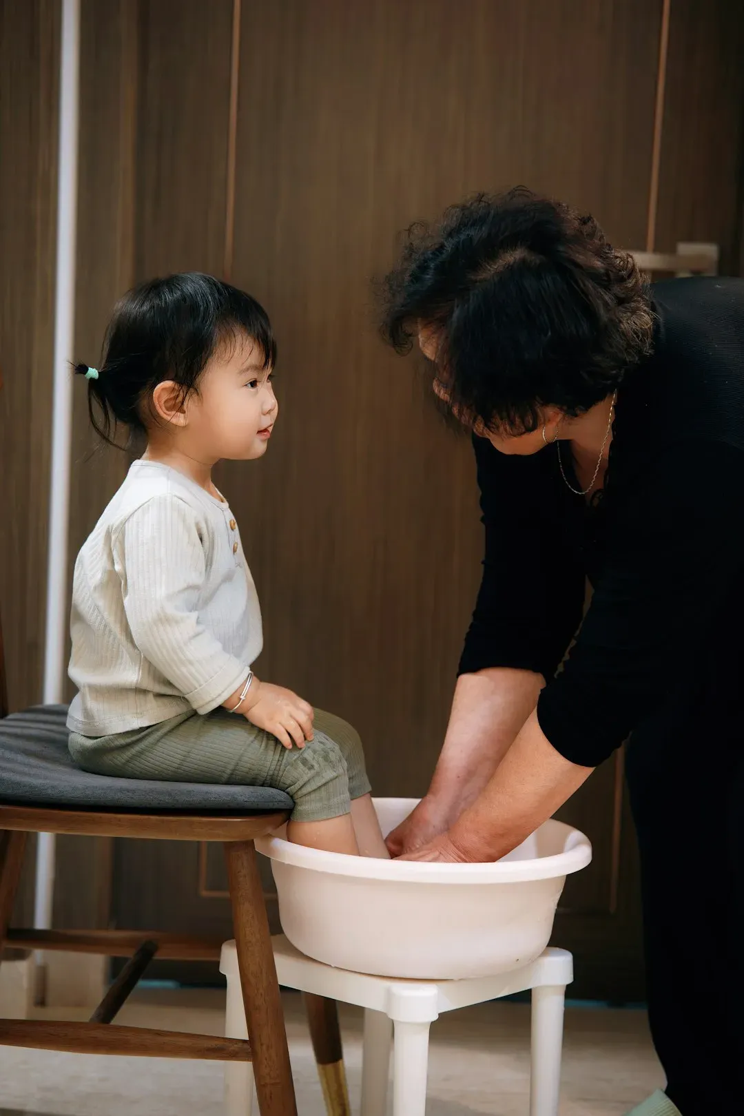 As a parent, here are 11 daily habits that quietly shape your child's ...