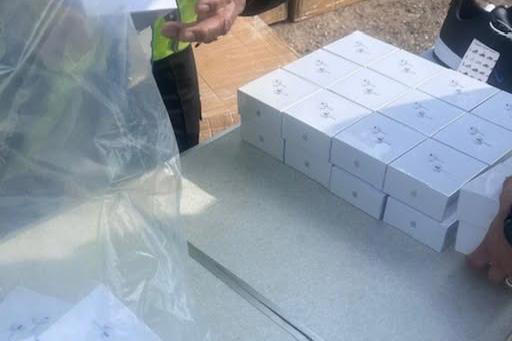 THIRTY EIGHT suspected stolen Apple Airpod headphones seized from ...
