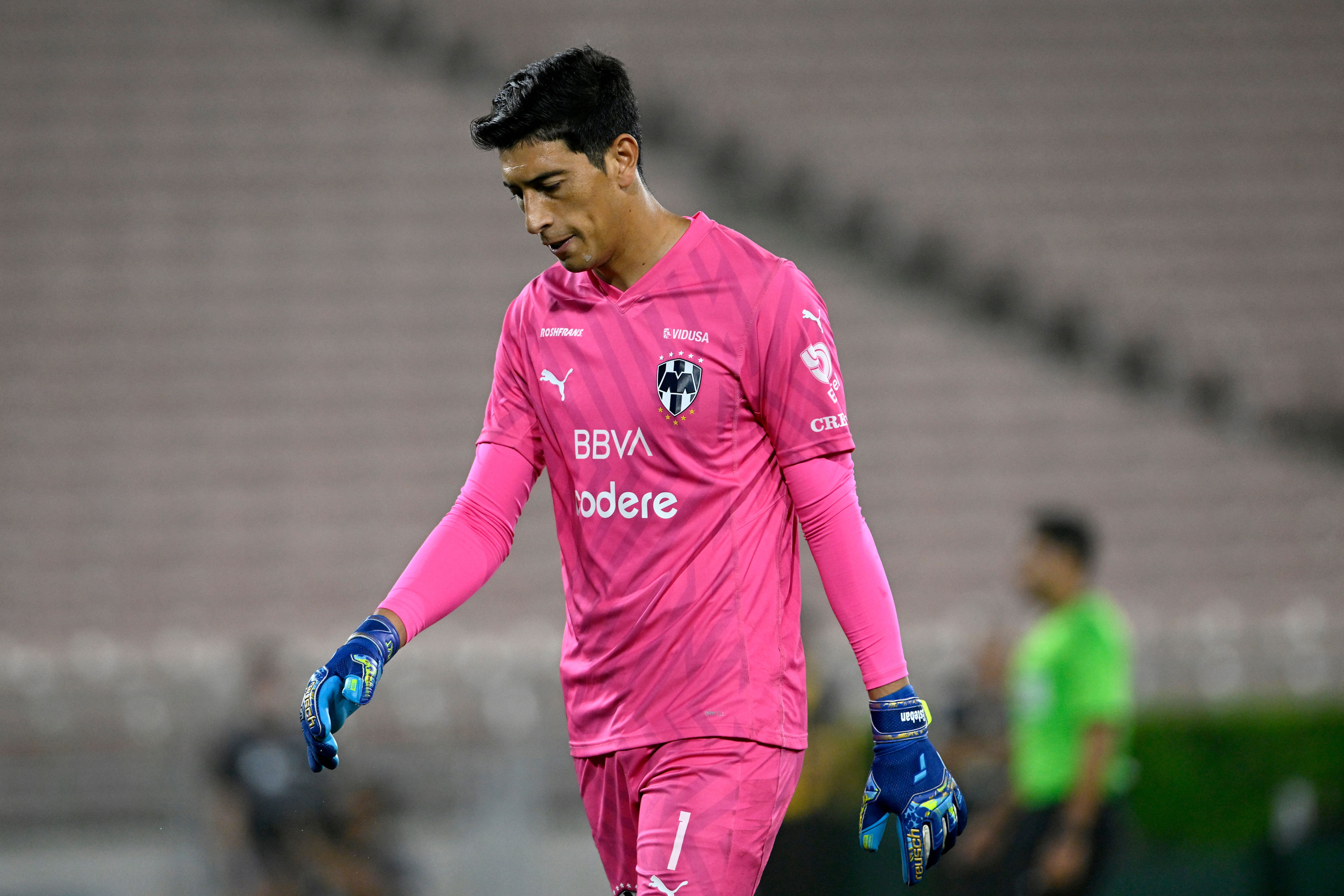 Zaragoza goalkeeper Andrada handed 12-match suspension for throwing ...