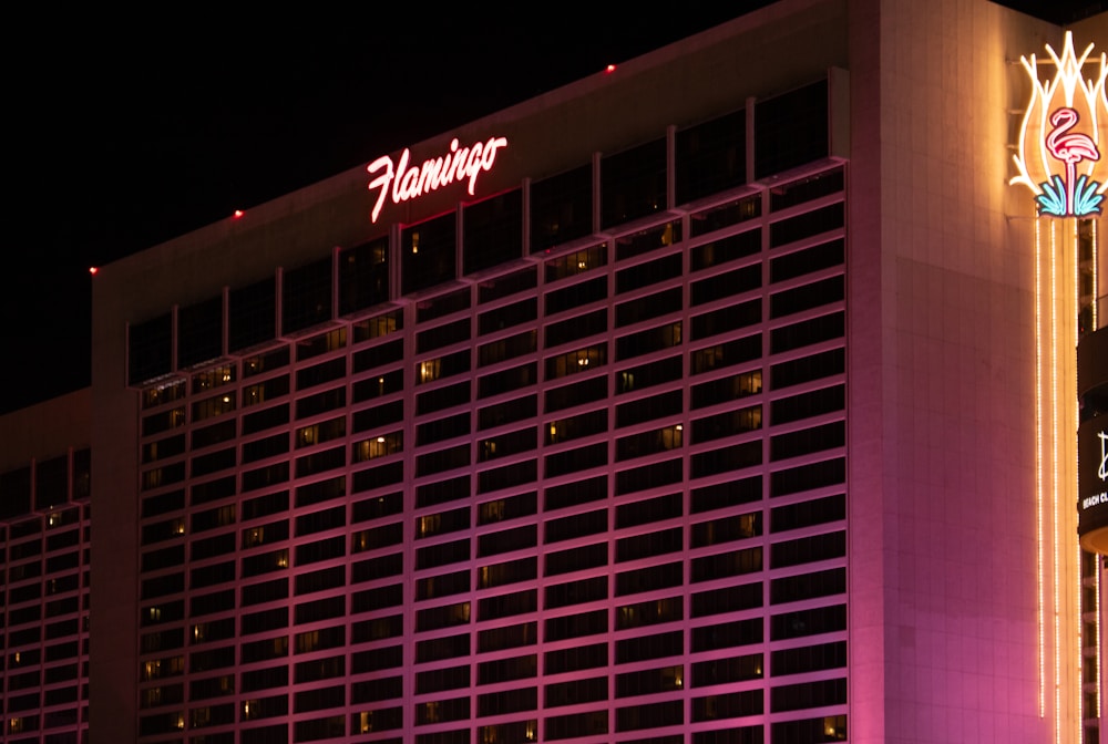 Images Of 13 Iconic Neon Signs Glowing in the U.s.