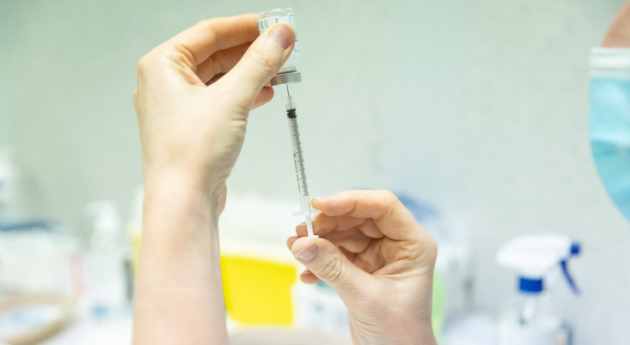 Vaccino mRna combinato contro Covid e influenza: un'unica dose per ...