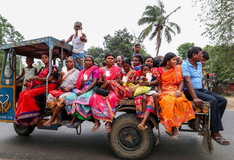 West Bengal too close to call, clear leads in three states and a UT