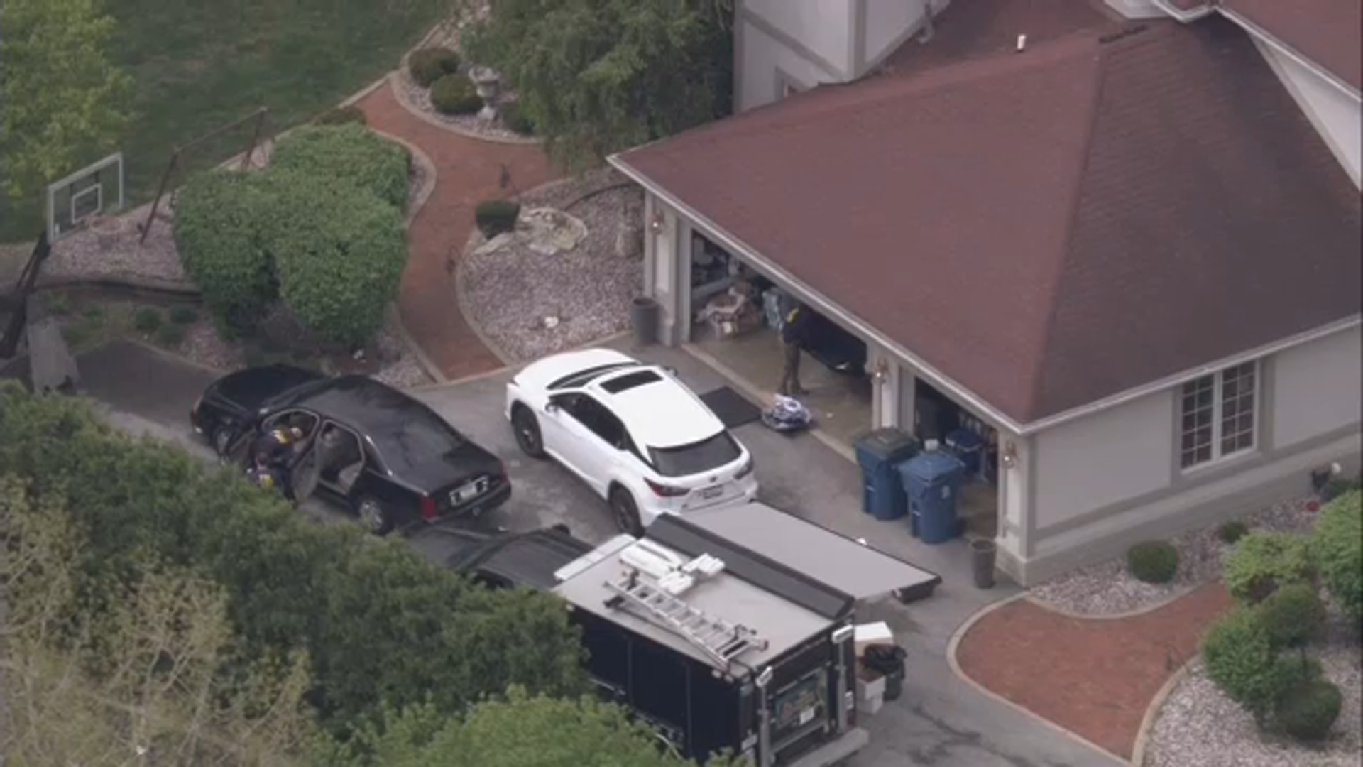 FBI agents conducting 'multi-agency operation' in NW Indiana