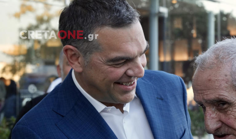 Στον γύψο η αριστερά... χείρα και το πείραγμα του Αλέξη Τσίπρα