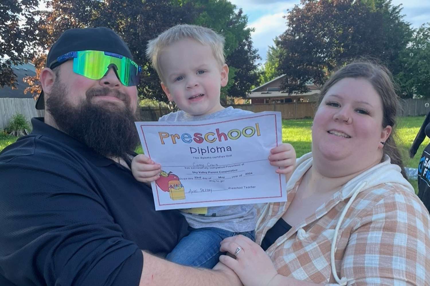 4-year-old left without parents after fatal crash kills mom and dad ...